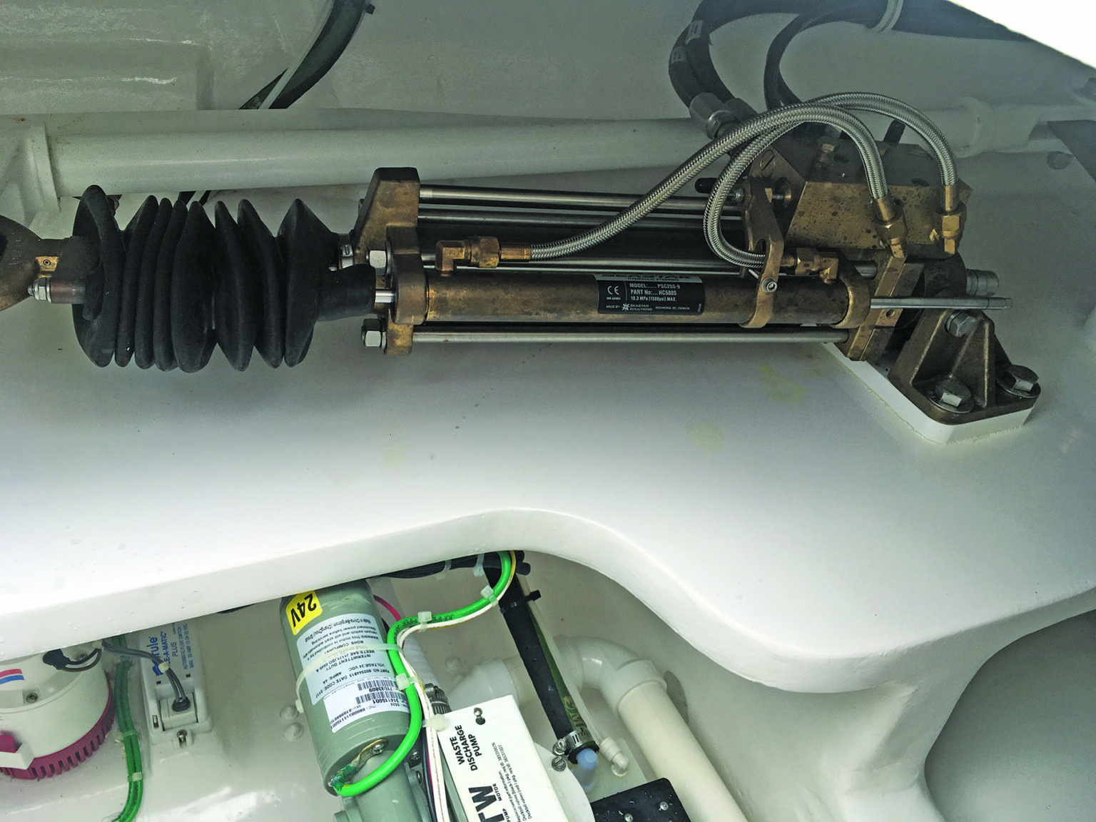 Boat Steering Systems: Essential Guide to Modern Technology