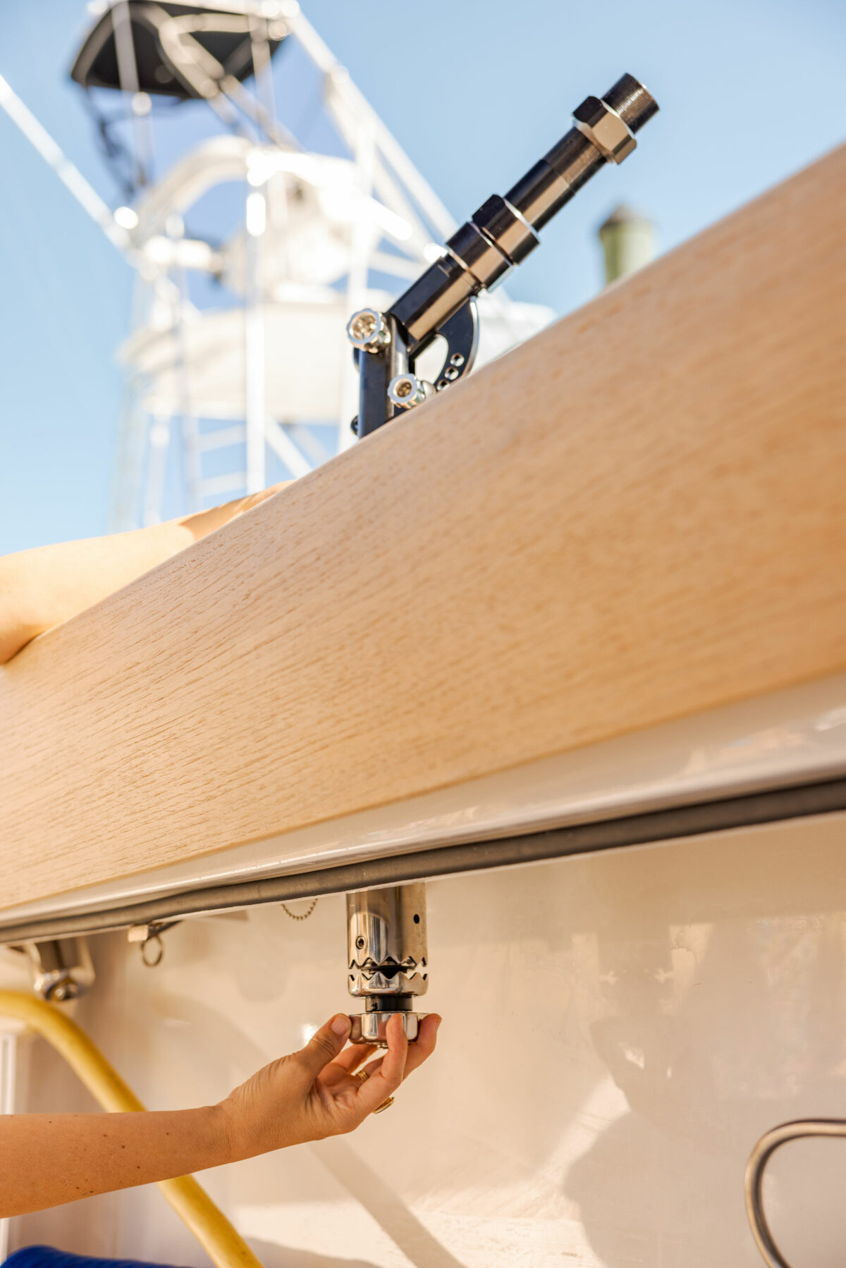 Gemlux Lockable Swivel Rod Holder